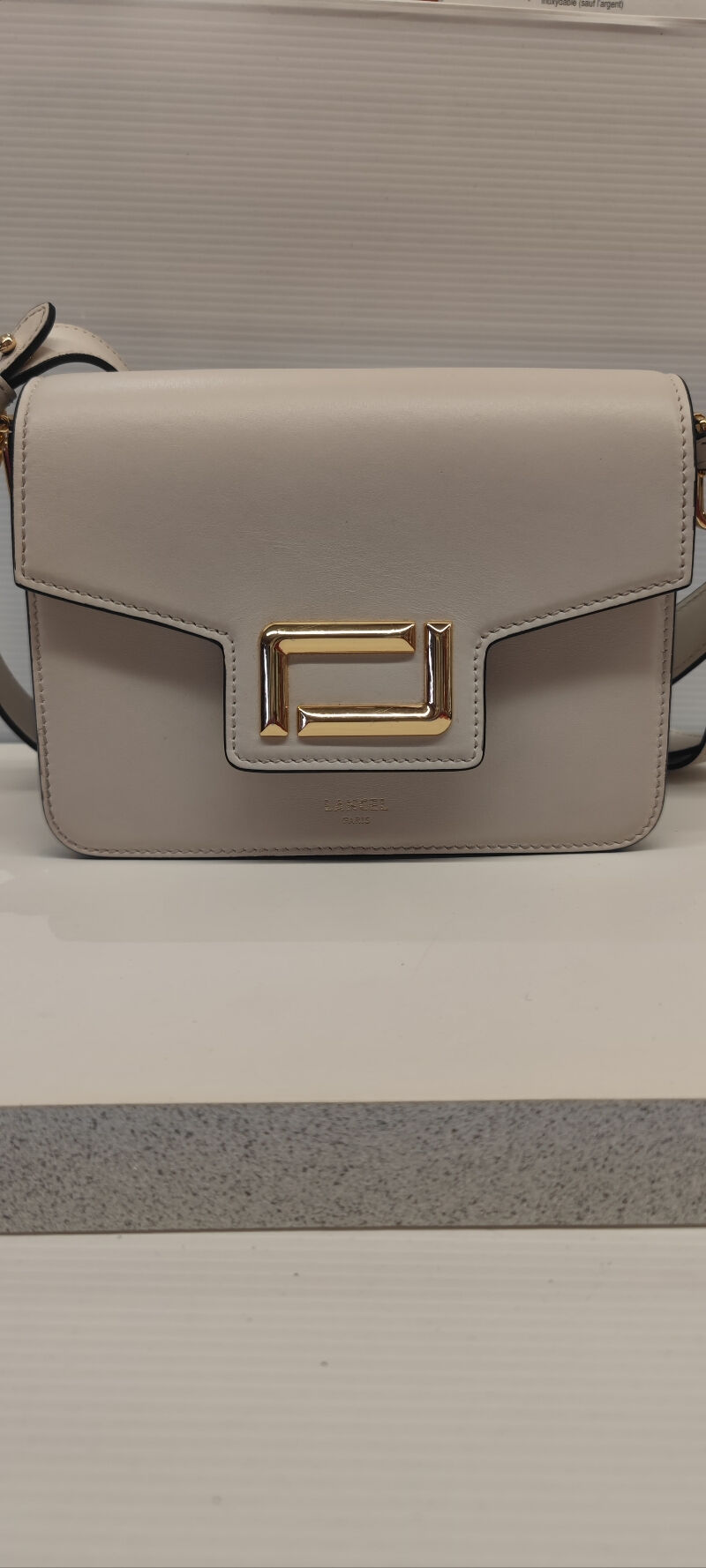 Sac à main Angele Porté croisé Cuir Blanc cassé d'occasion